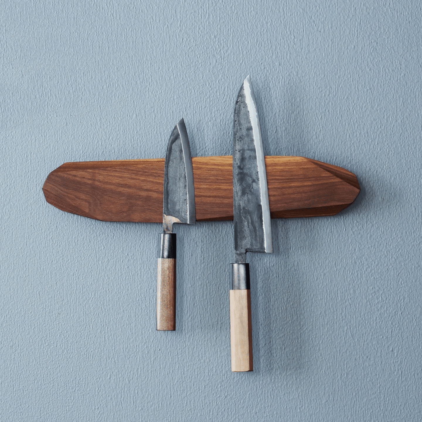 Small Kitchen Non-bias Battle: Knife Block vs Magnetic Knife Holder ...