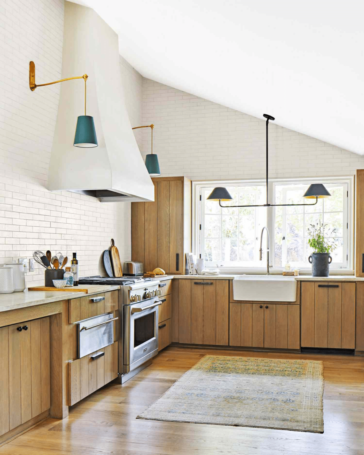Plaster Hood Perfection: Styling and Decor Tips for Your Kitchen - The ...