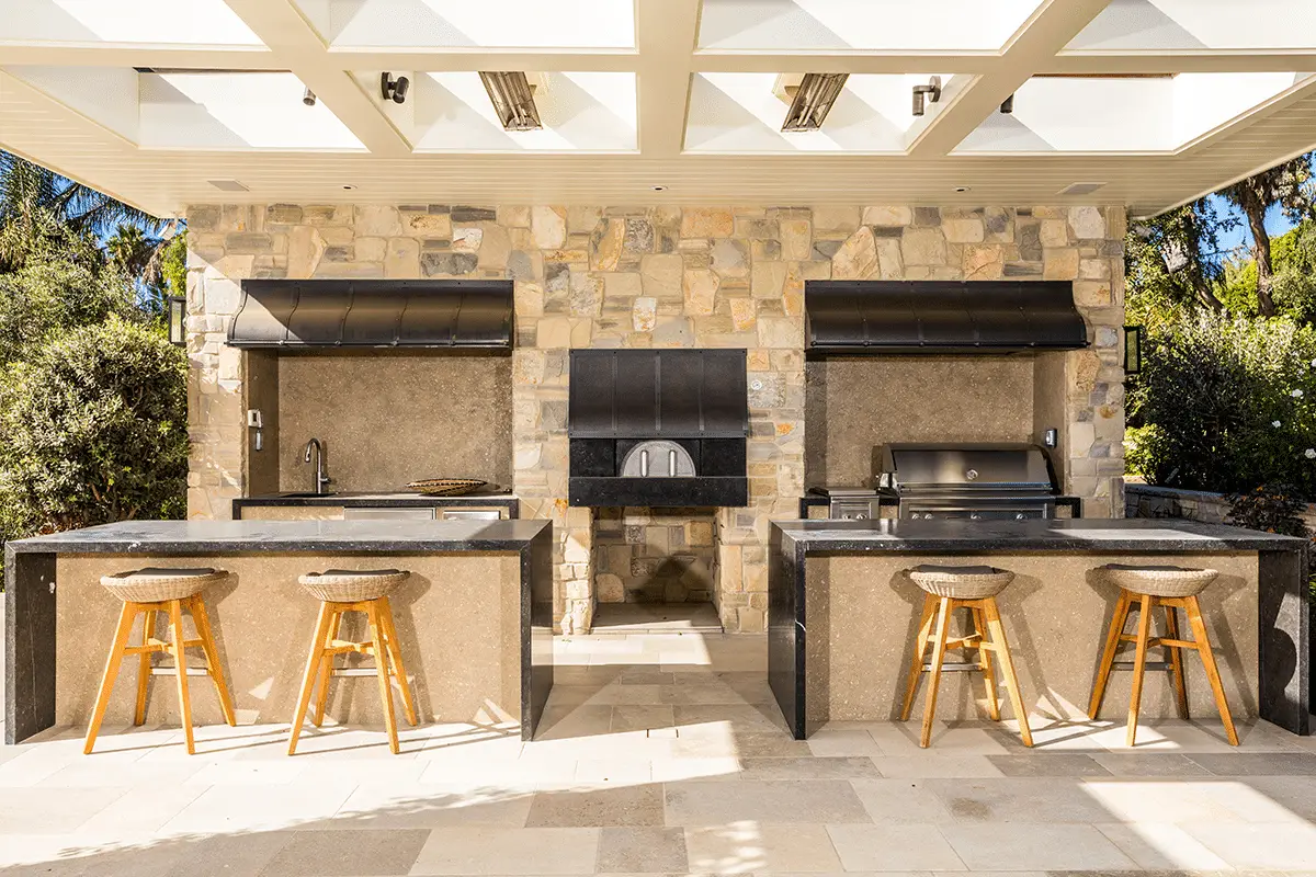 Entertain Outdoors: Ultimate Guide to Entertainment Features for Your ...