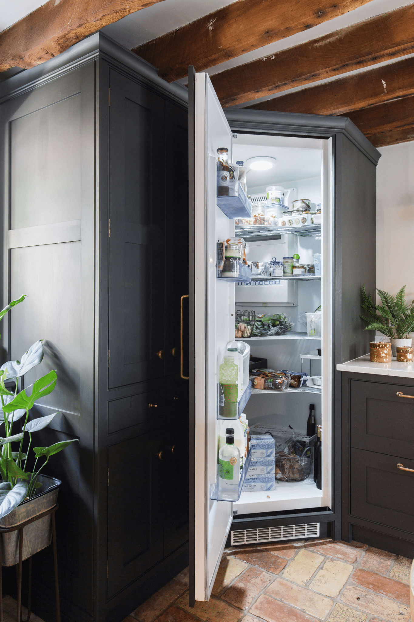 The Benefits of Corner Fridges for Small Kitchens - The Compact Kitchen