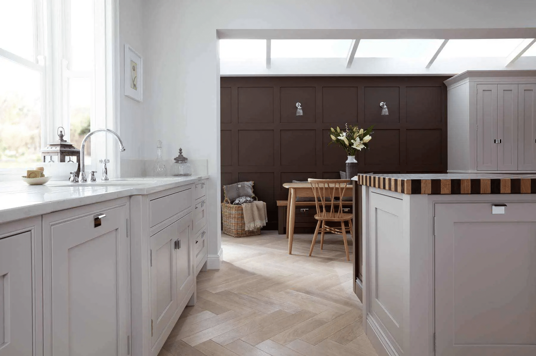 Frame Your Style: The Ultimate Guide to In Frame Kitchens - The Compact ...