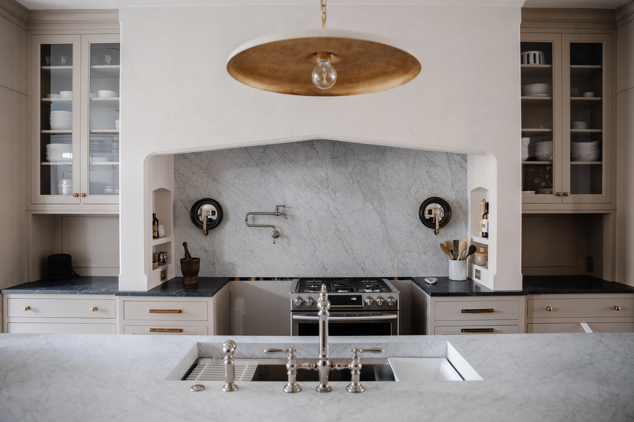 Aesthetic Elegance: Your Guide to Plaster Kitchen Hoods - The Compact ...