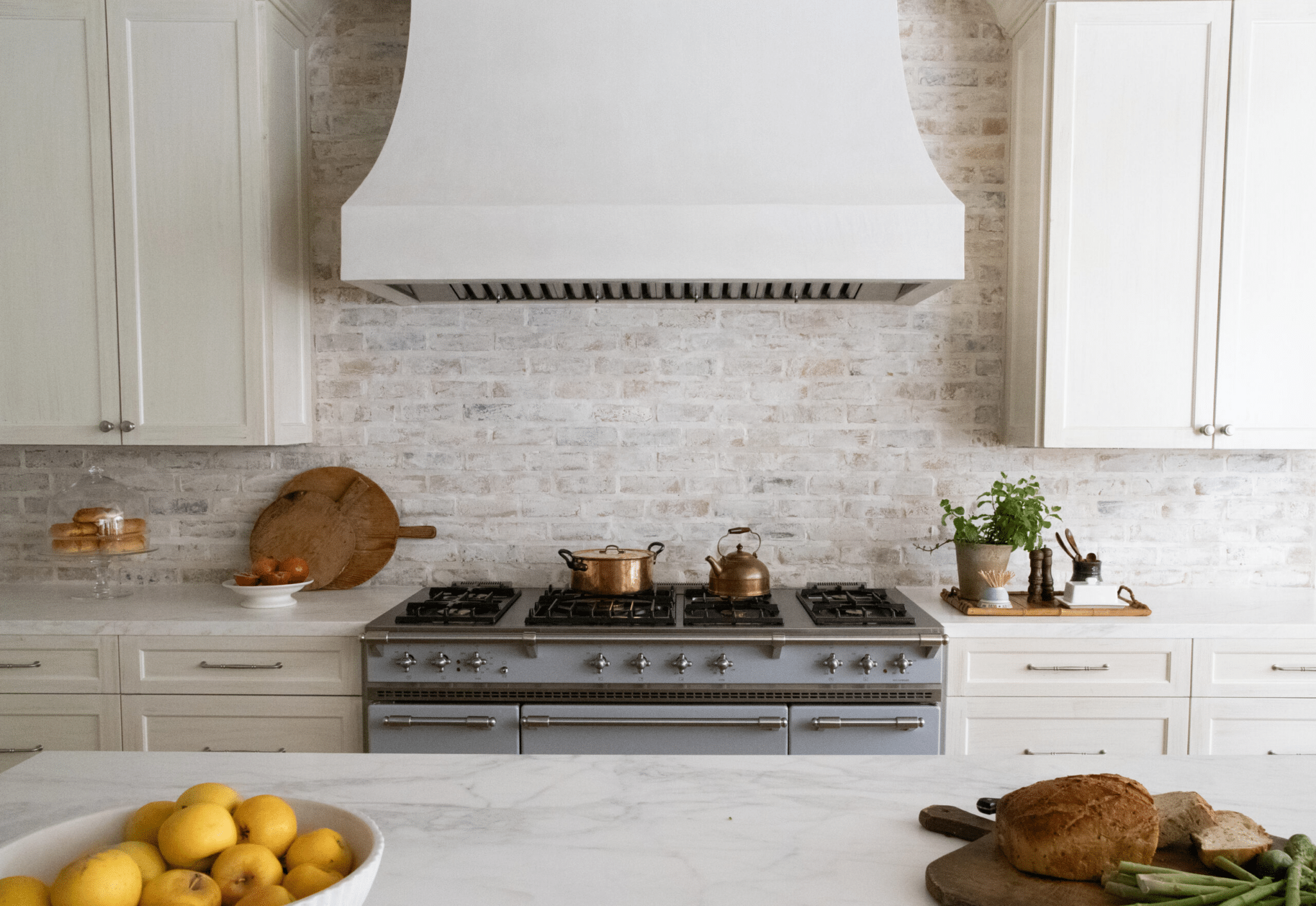 Aesthetic Elegance: Your Guide to Plaster Kitchen Hoods - The Compact ...