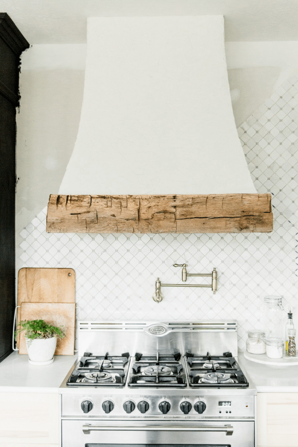 Aesthetic Elegance: Your Guide to Plaster Kitchen Hoods - The Compact ...