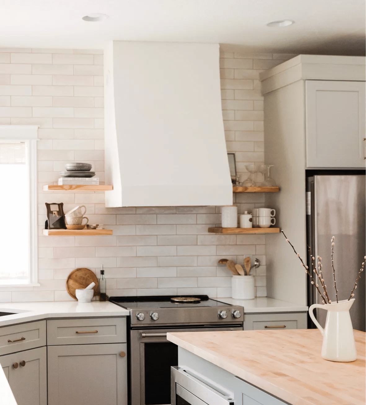 Enhancing Your Kitchen with Plaster Hoods: A Functional and Aesthetic ...