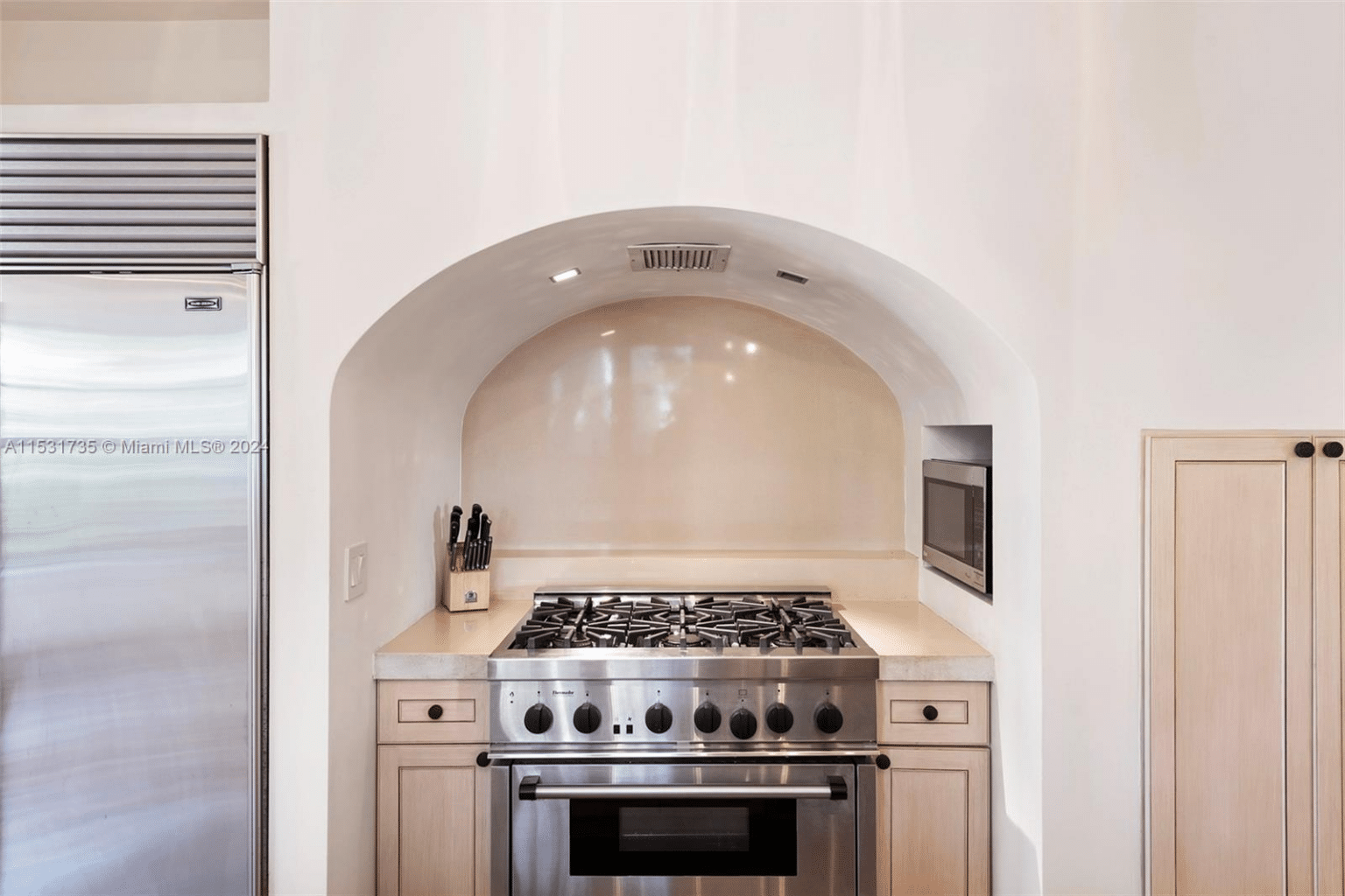 Crafting Your Perfect Kitchen: Stove Alcove Styles and Inspirations ...