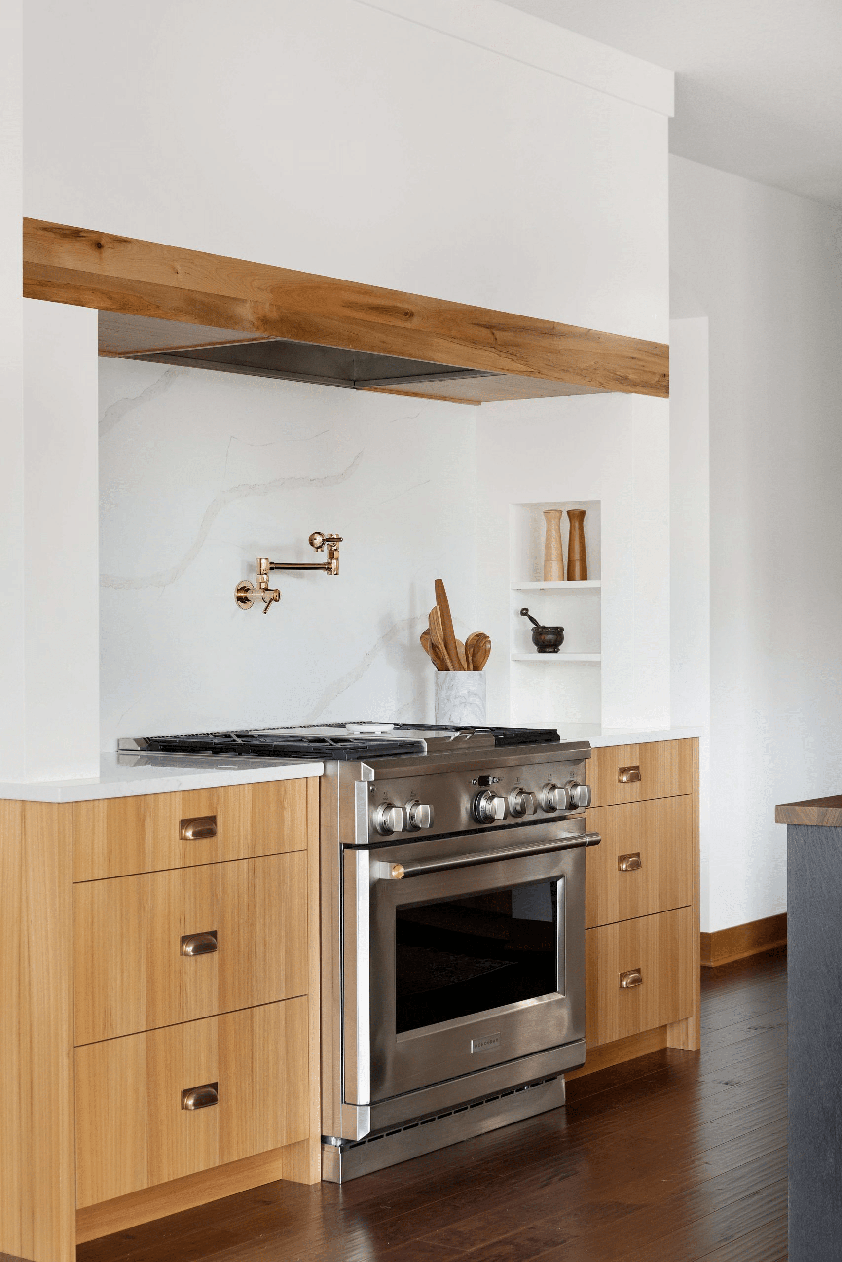 Crafting Your Perfect Kitchen: Stove Alcove Styles and Inspirations ...