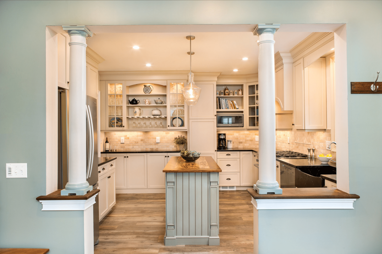 Column Couture: Elevating Your Kitchen Design with Architectural ...