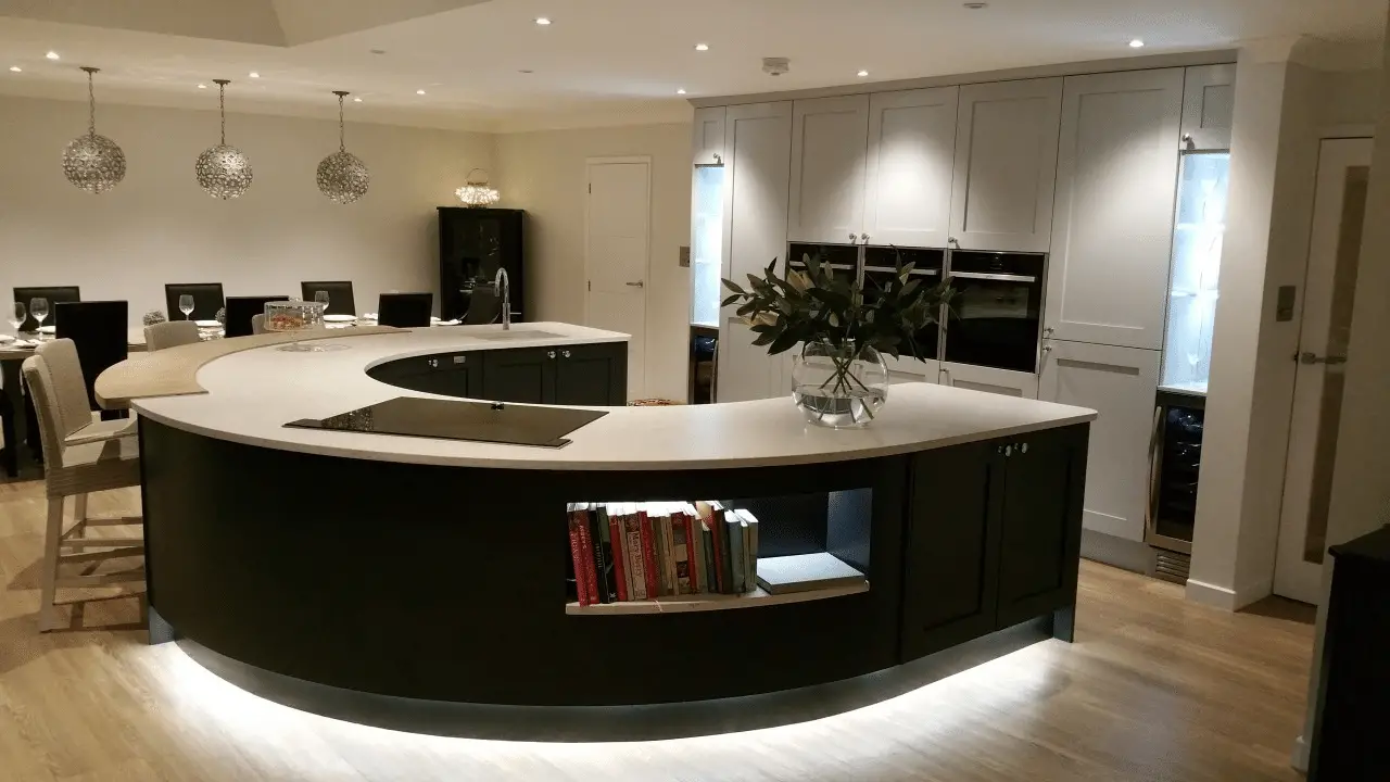 Illuminate Your Circle Kitchen: Lighting Ideas and Tips - The Compact ...