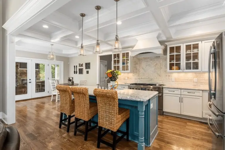 Rustic Revival: Designing Your Ranch Kitchen Makeover - The Compact Kitchen