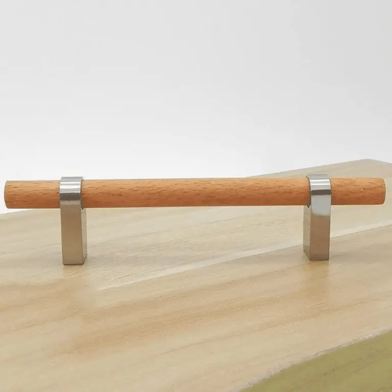 Enhancing Elegance: Hardware Selection Tips for Light Stained Cabinets ...